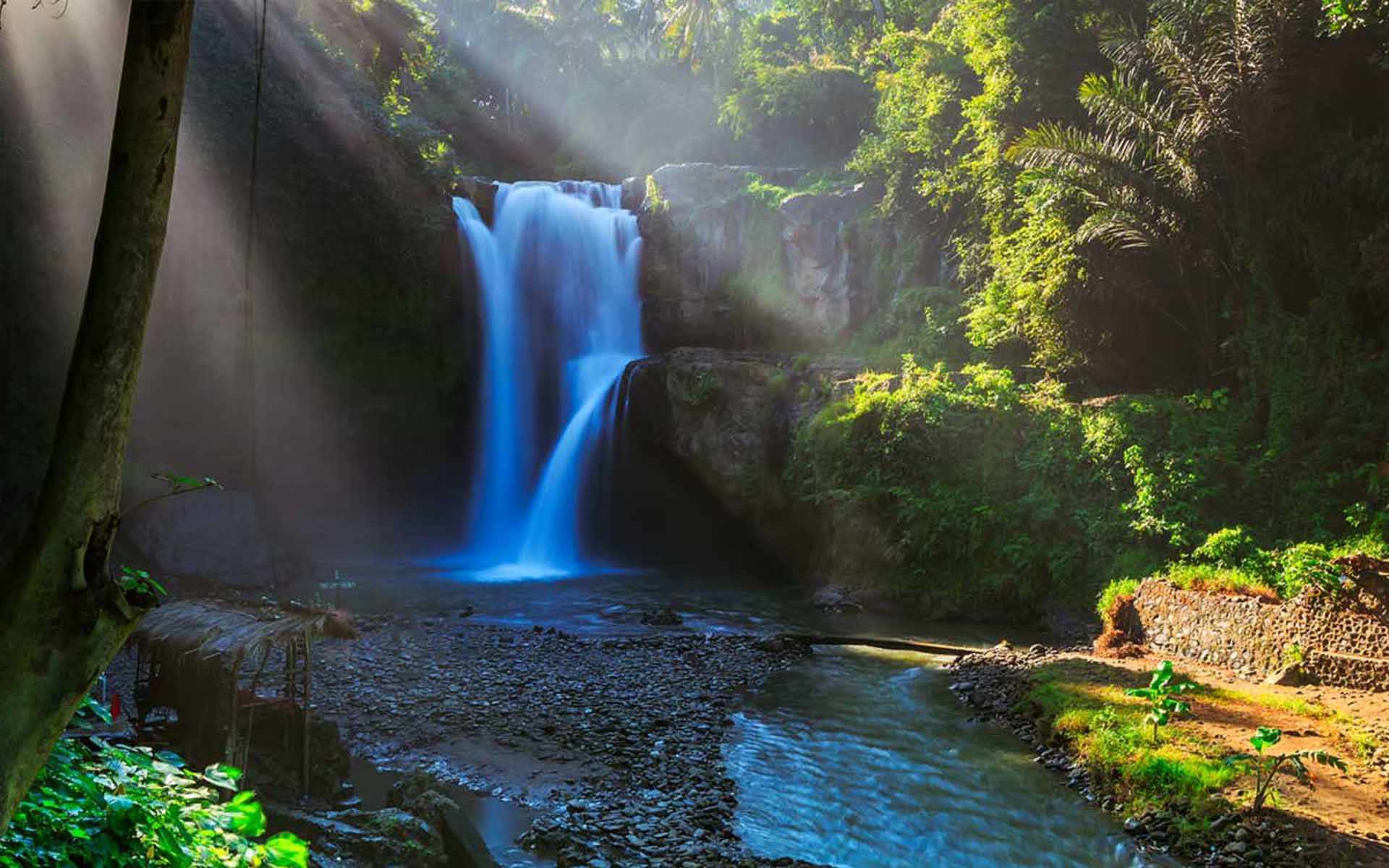 TEGENUNGAN WATERFALL - TheBalicab